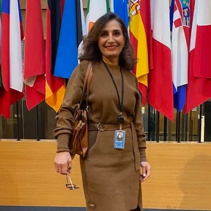 English-Persian (Farsi) Conference Interpreter » Conference ...